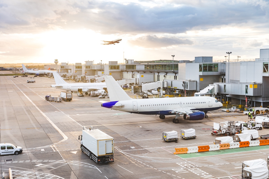 Frost & Sullivan Analyzes Airport Commercial Operations across the World Frost & Sullivan Analyzes Airport Commercial Operations across the World